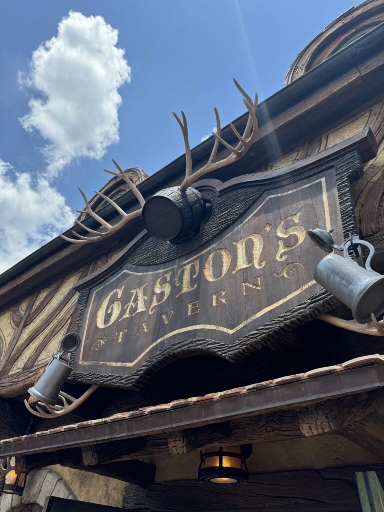 How to Spend a Perfect Day at Disney - The Tipsy Housewife