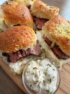 Filet Mignon Sliders on Garlic Parmesan Rolls - The Tipsy Housewife